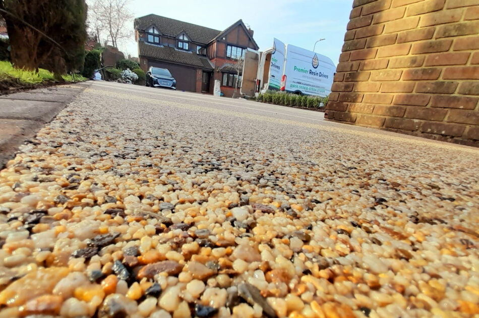 Why are resin bound surfaces good in winter? Premier Resin Drives